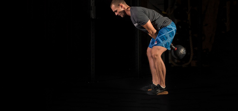 Two-hand Swing vs One-hand Swing - Filip Ponitka, trener personalny